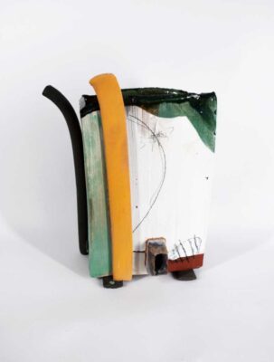 Extruded & Handbuilt Vessel – Peter Bodenham